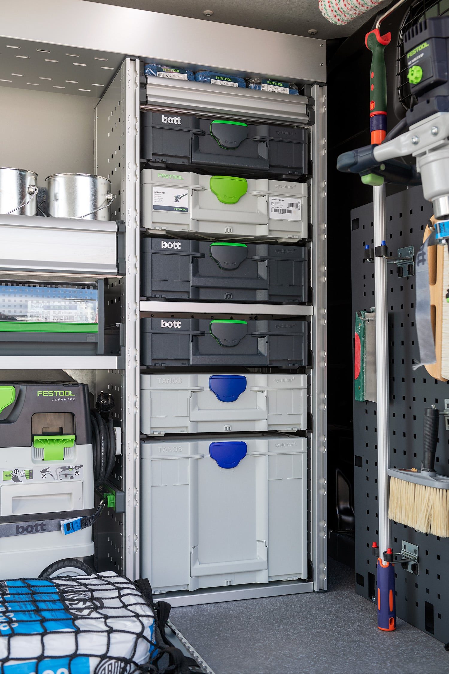 Bedrijfswageninrichting accessoires voor uw veiligheid en gemak!